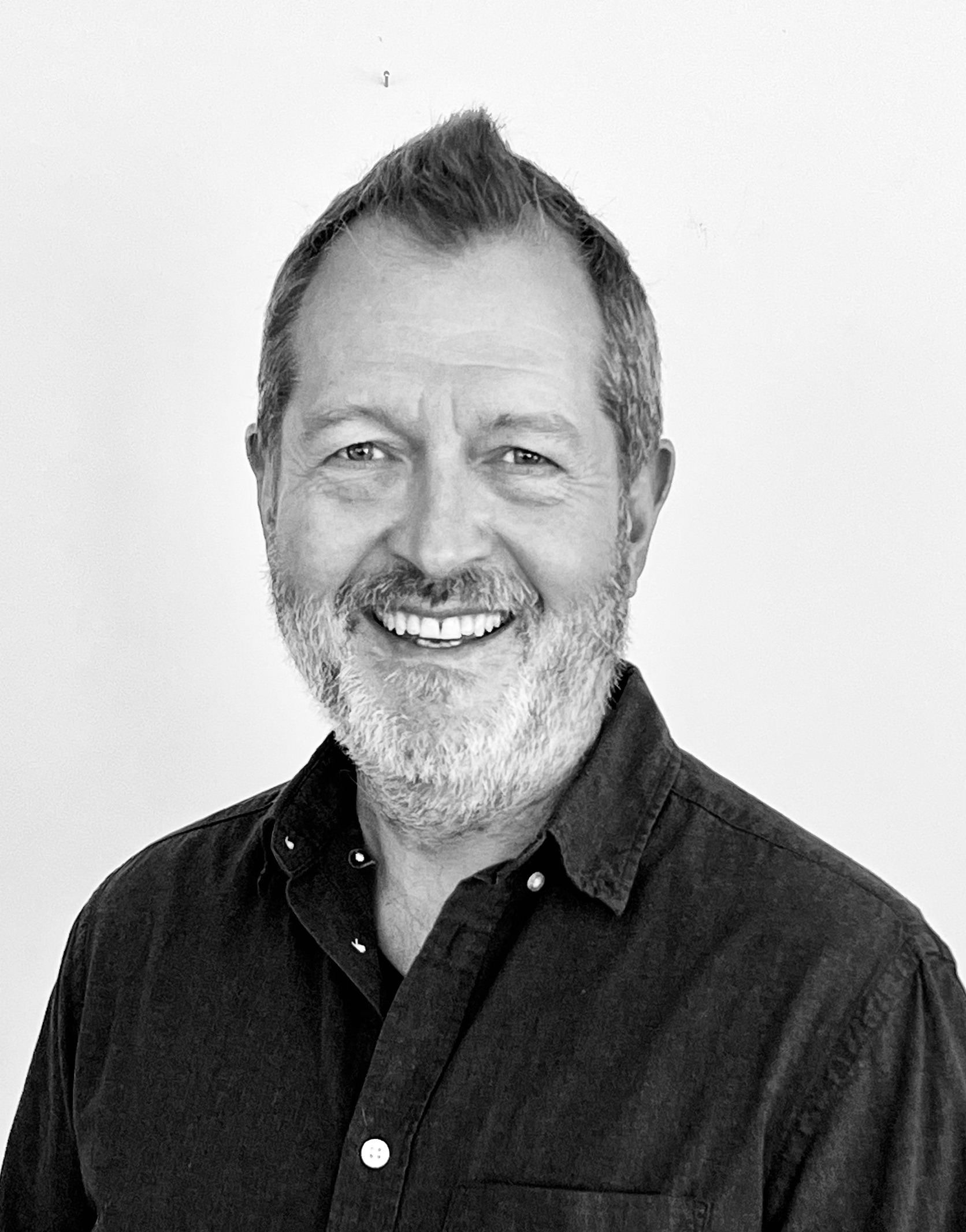 Julian Parry - Independent Artist Group